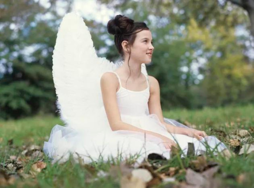 10 DIY Angel Costume Ideas To Be Princess Of Party!