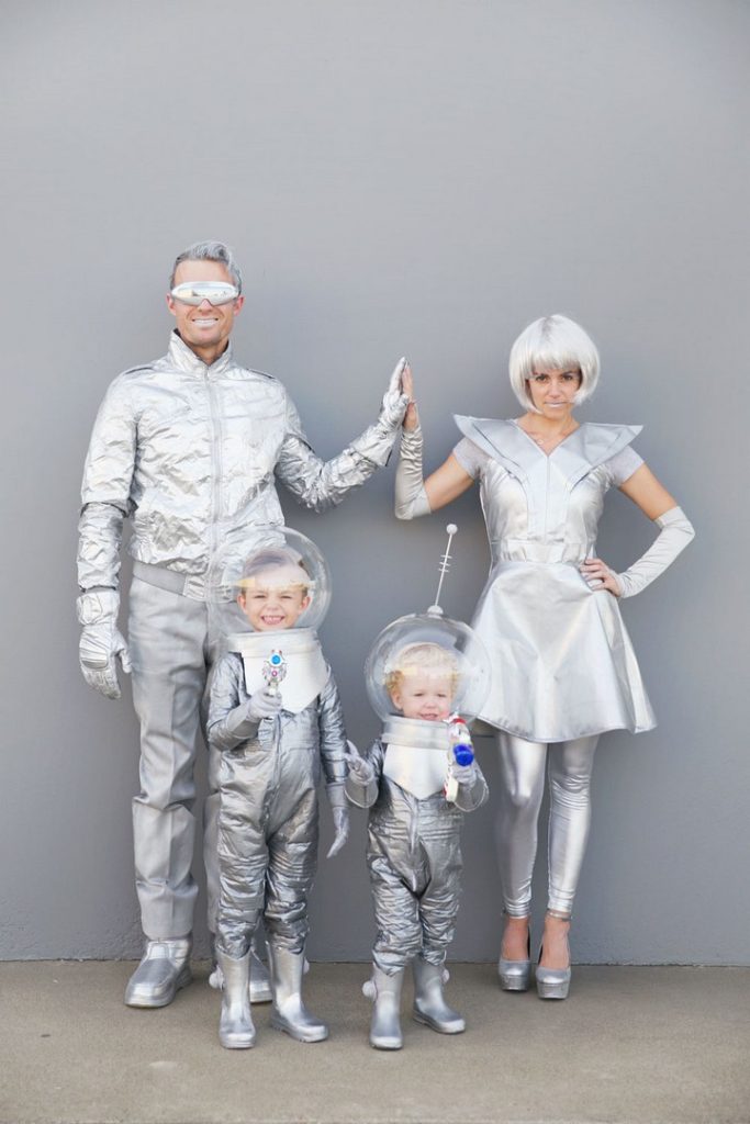 11 DIY Alien Costume Ideas For Space Fans To Try - The Julie Art