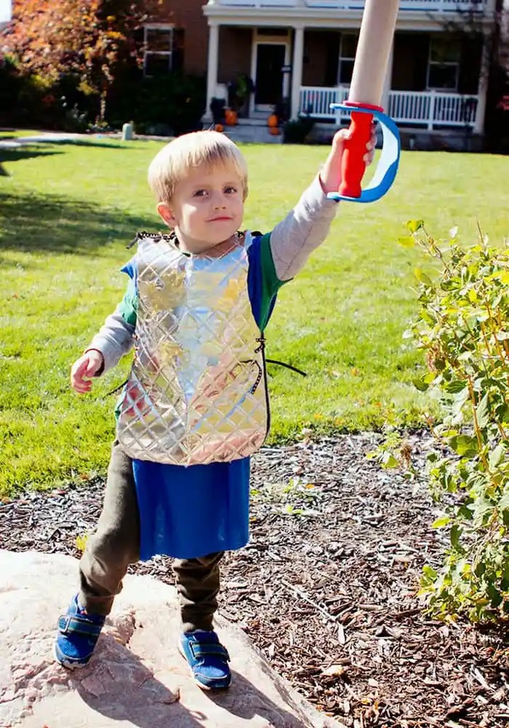 15 DIY Knight Costume Ideas For Cosplay War - The Julie Art