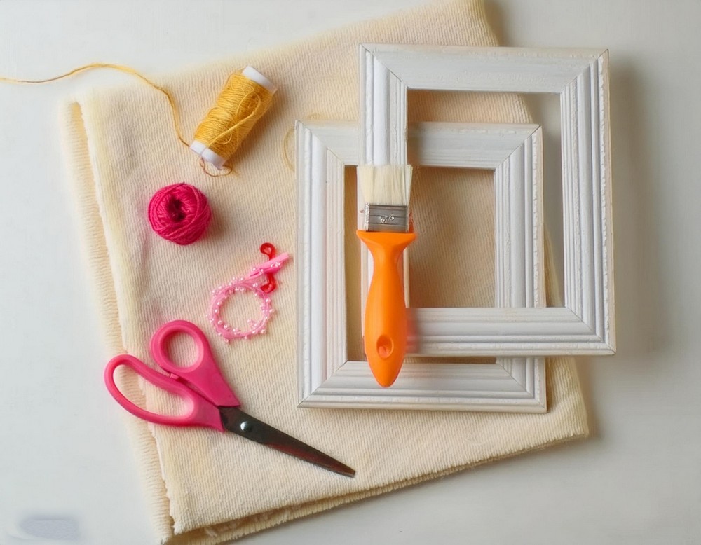 DIY Embroidered Photo Frame Project For Personalized Decor - The Julie Art